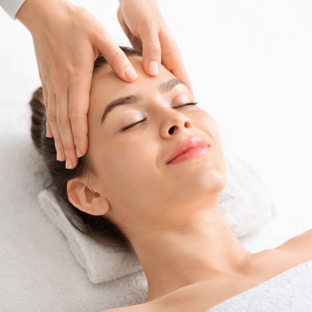 Relaxing Body Massage (For Woman & Moms) - M.Wellness